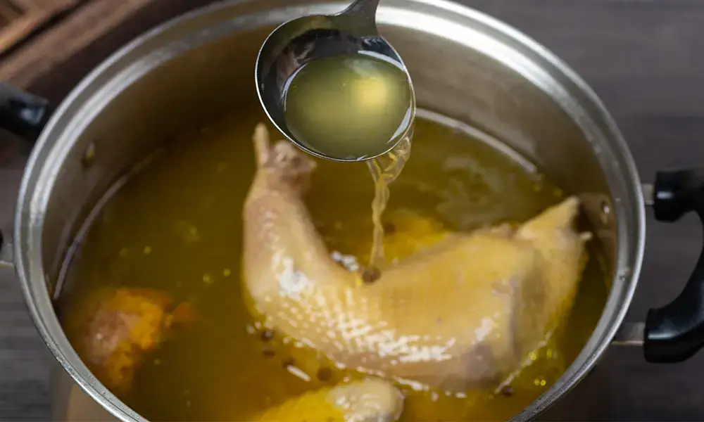 Homemade Chicken Stock Recipe for Rich Flavour